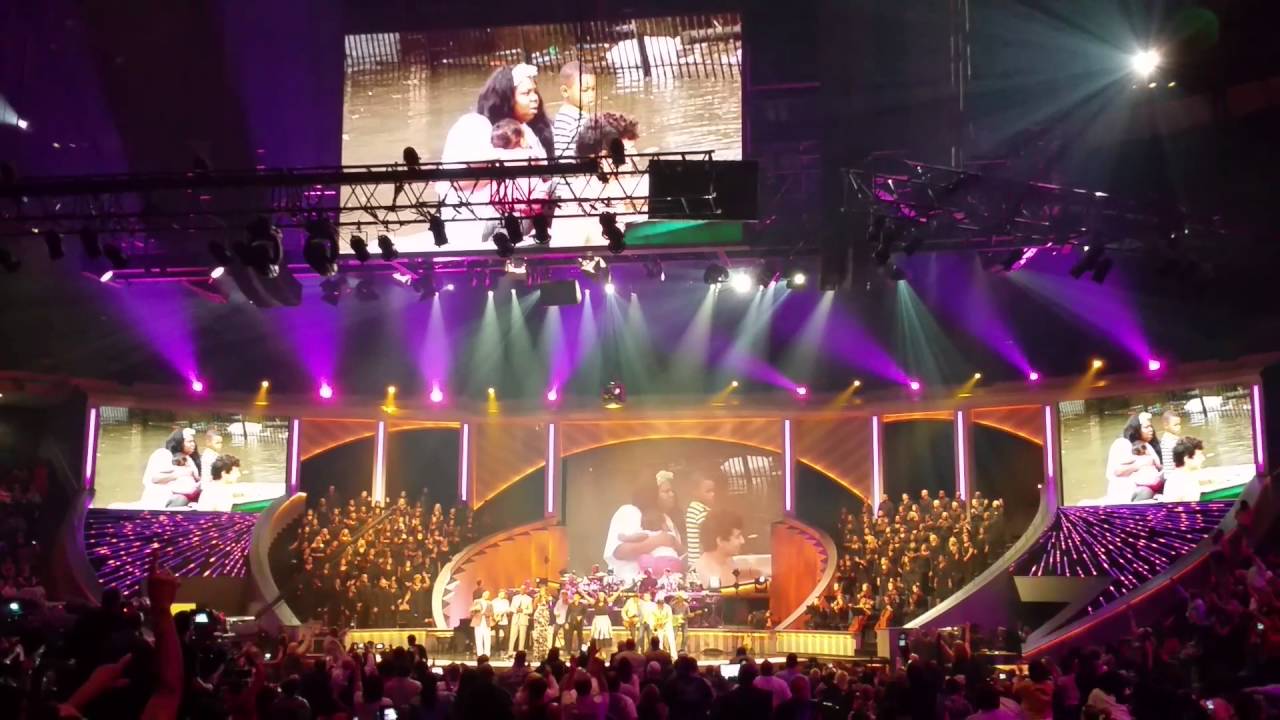 Houston Recovers Benefit Concert Lean On Me Finale - YouTube