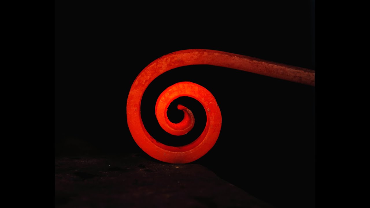 Blacksmithing - Hand Forging scrolls The Fishtail - YouTube