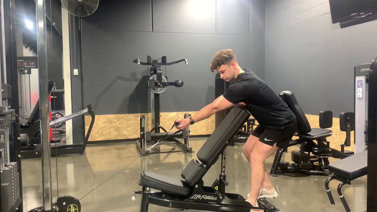 Exercise Tutorial - Unilateral Cable Preacher Curl - YouTube