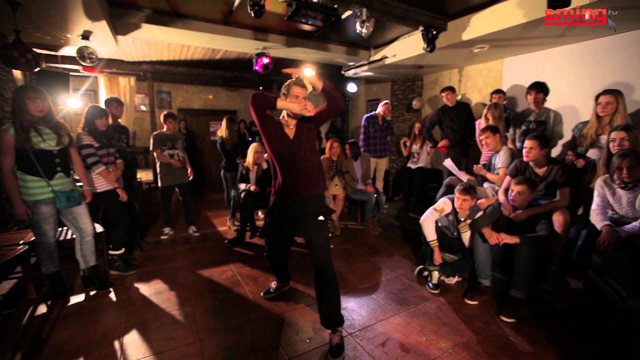 Dubstep dance battle - YouTube
