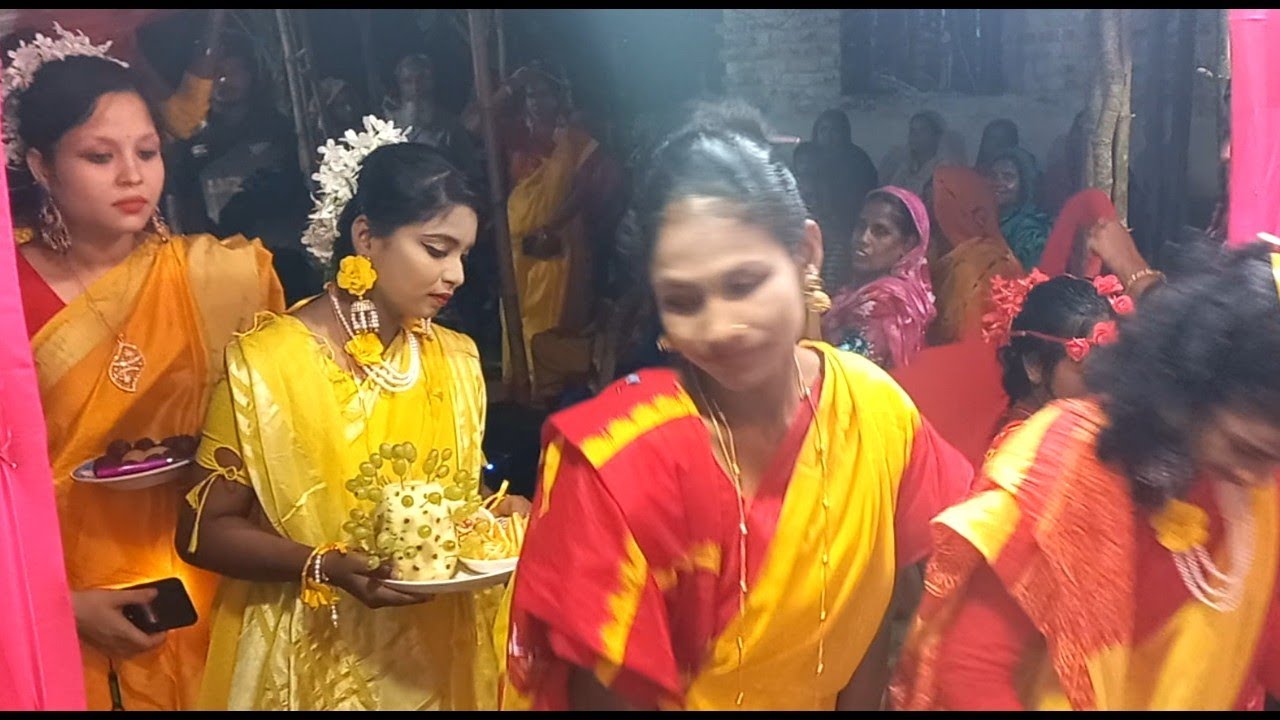 gaye holod।আজ ইমনের গায়ে হলুদ। দেখতে এসেছে এলাকা বাসি। By Hm Emon Ahamed - YouTube