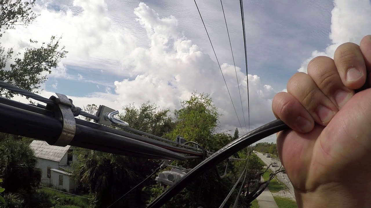 Cable Guy pulling 200ft + drop with RG11 in Florida - YouTube