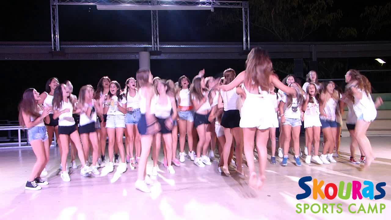 Skouras Camp : Κραυγή Πευκοράματος και Village ΄Γ περιόδου 2016 - YouTube