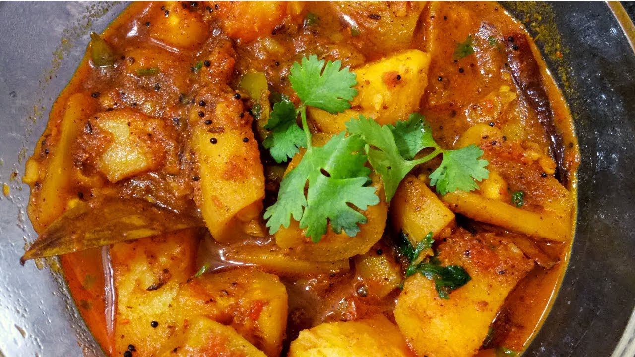 Aloo Parwal Sabzi Without Onion Garlic | pointed Gourd Recipe | Spicy ...