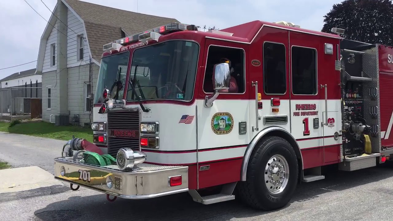 Engine 701 and Engine 71-2 arriving on scene - YouTube