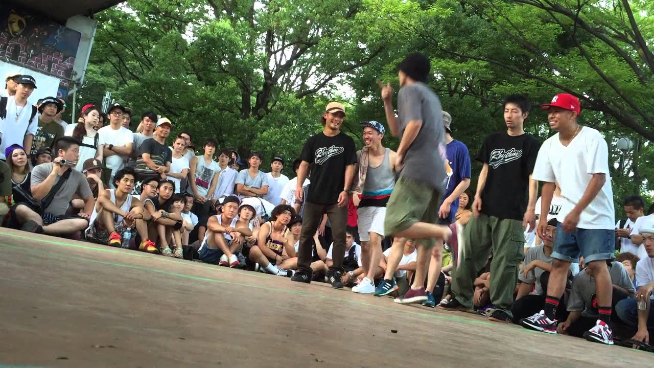 BBOY PARK 2015 yawaraka vs Rhythm sneakers - YouTube