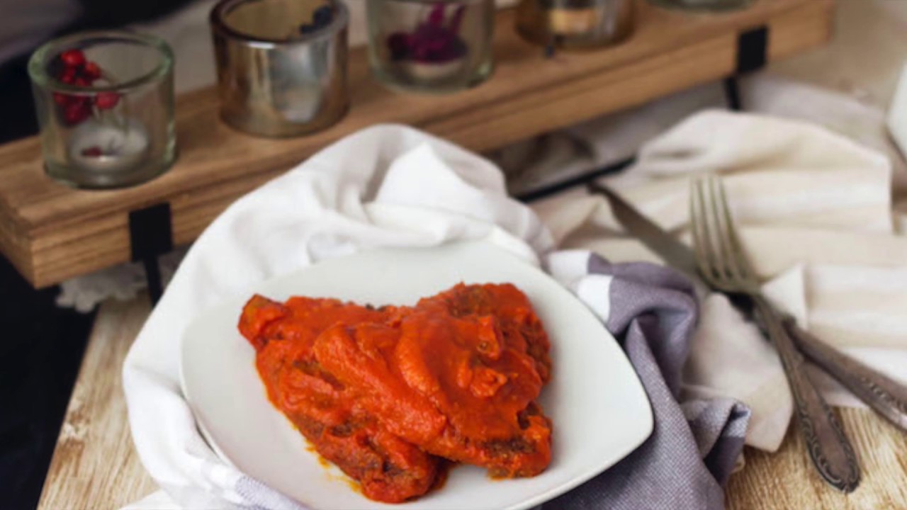 Cazón empanado con salsa de tomate - YouTube