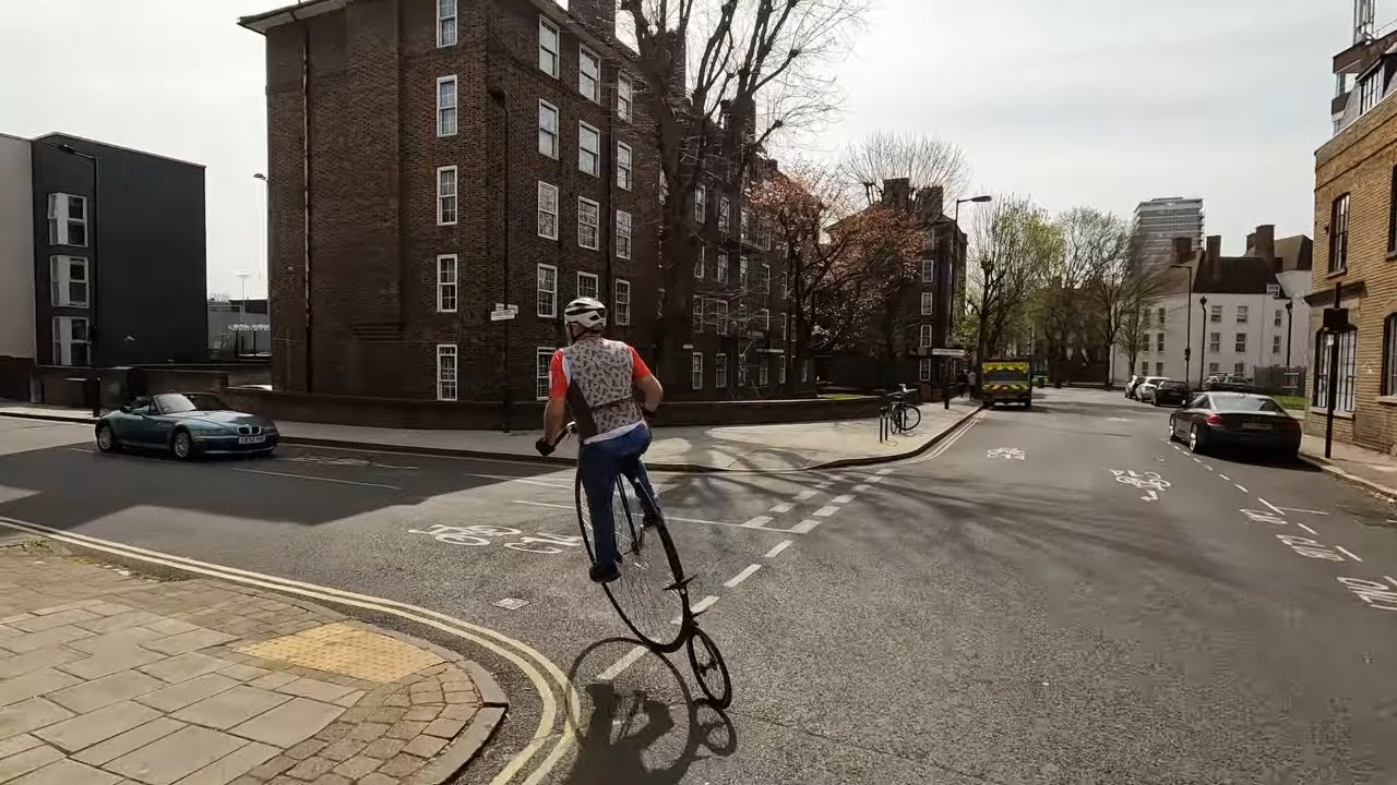 London Cobble Monster 2022 - YouTube