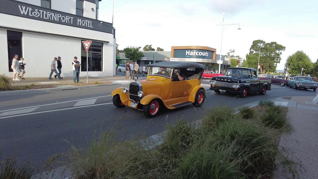 Custom car parade Part 1. - YouTube