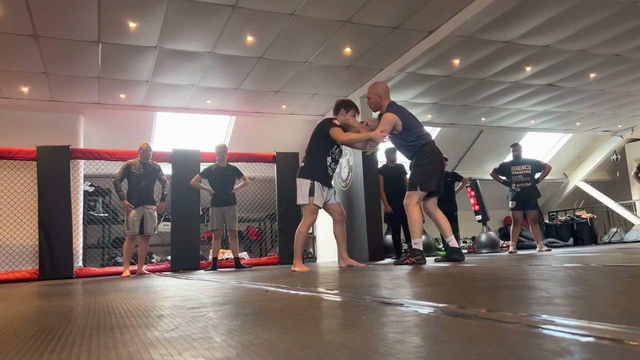 Wrestling - Throw - Cross Buttocks - YouTube