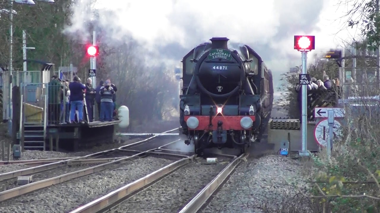 LMS Stanier Class 5 4-6-0 44871 black 5 locomotive passing near ...