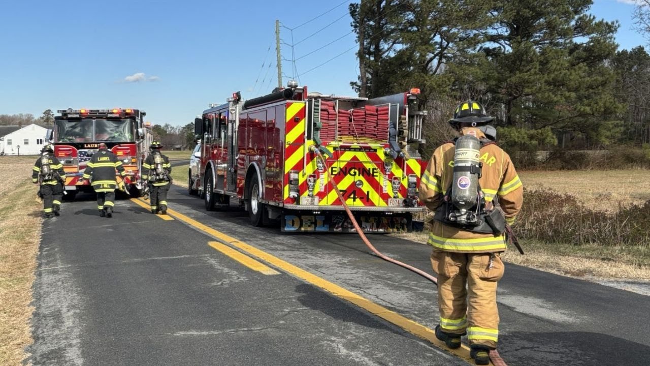 Seagrave Engine 74-1 & Peterbilt Tanker 74-5 reported house fire - YouTube