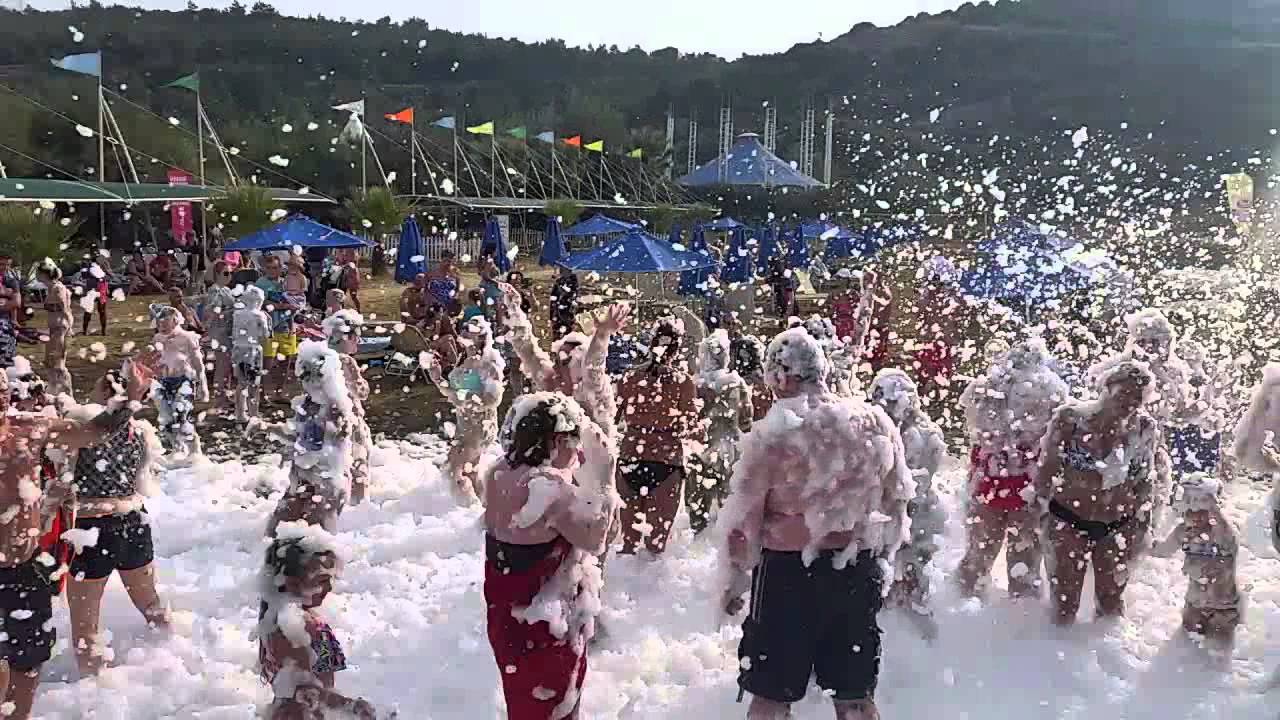 Aqua Fantasy Beach Foam party - YouTube