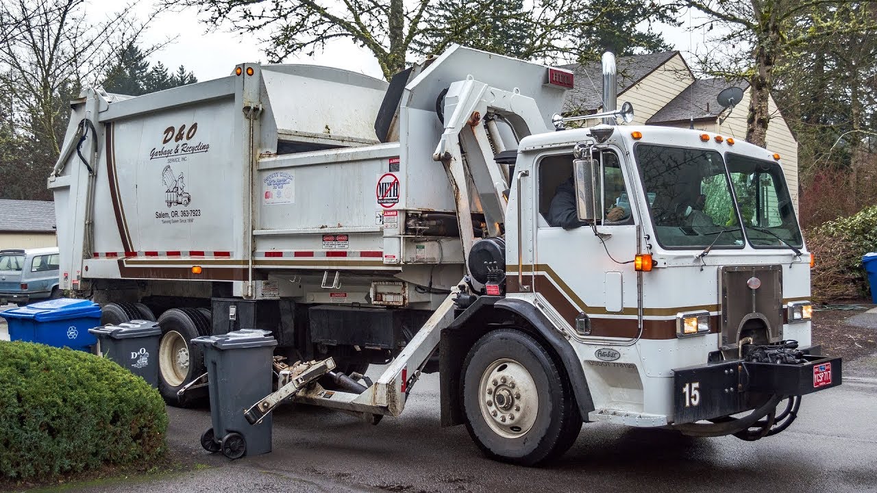 Garbage Trucks: D&O Garbage & Recycling Service - YouTube