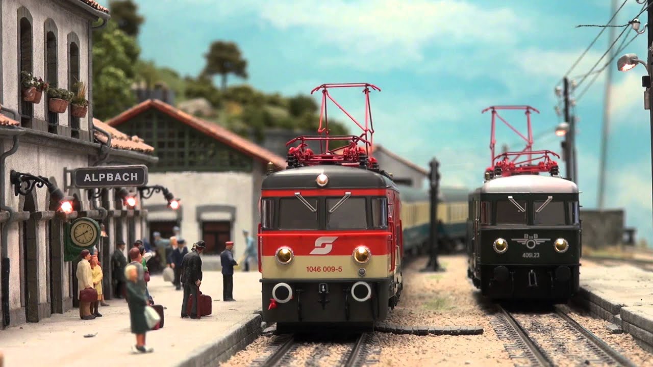 Rivarossi - Ellok Reihe 1046 der ÖBB (1. Bauserie) im "Valousek-Design ...