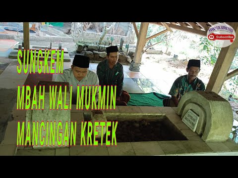 ZIARAH MAKAM WALI DI PESISIR SELATAN BANTUL, (MANCINGAN, KRETEK, BANTUL, YOGYAKARTA)