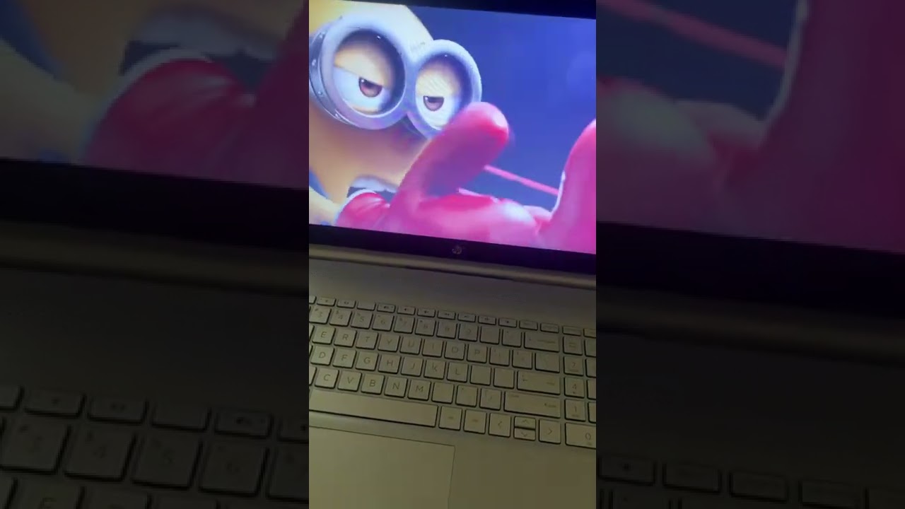 Minions boxing and thumb war - YouTube