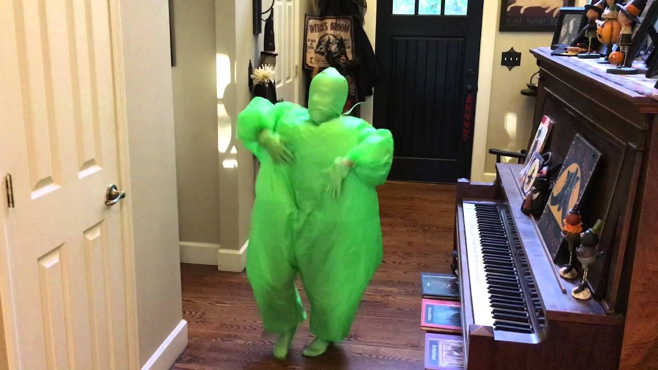 Kane as Dancing Green Man - YouTube