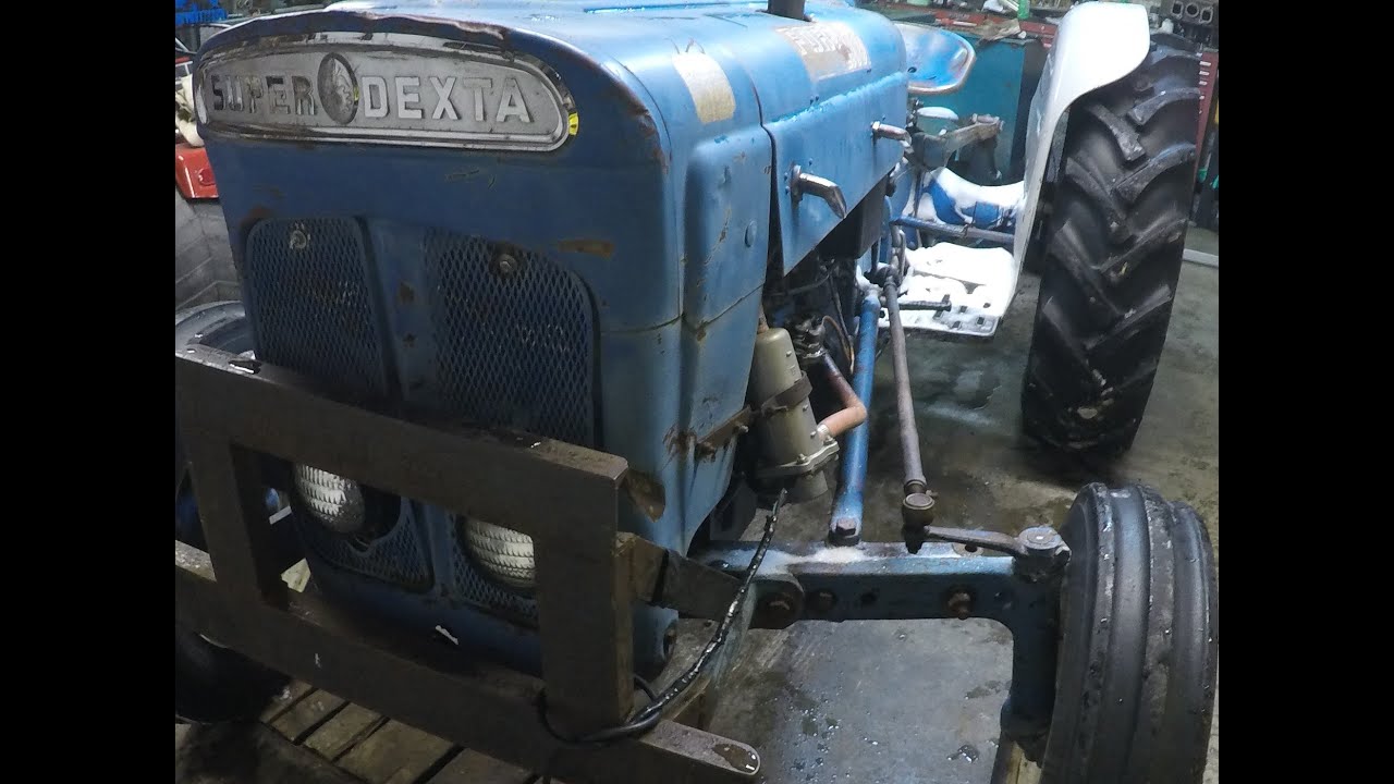 Fordson Super Dexta stuck in gear fix - YouTube