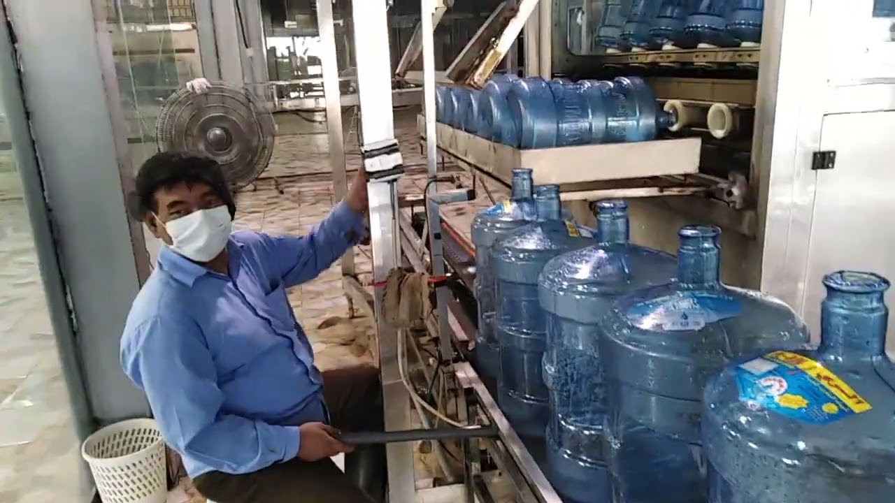 Mineral water factory working in Saudi Arabia - YouTube