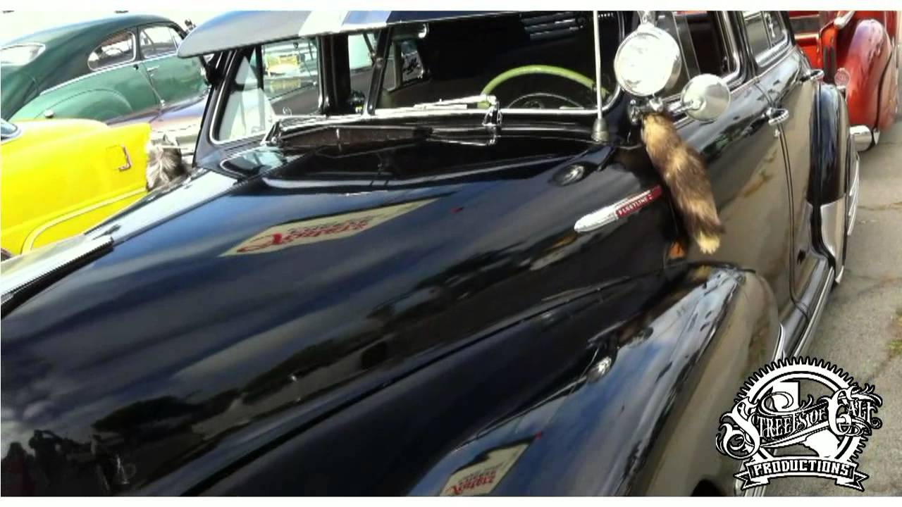 LATIN BOMBAS OXNARD CHAPTER LOWRIDERS - YouTube