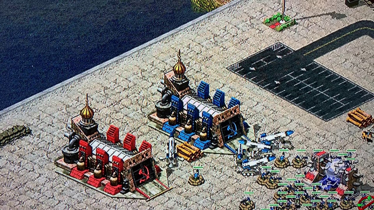 Red Alert 2 V3 Rocket Glitch - YouTube