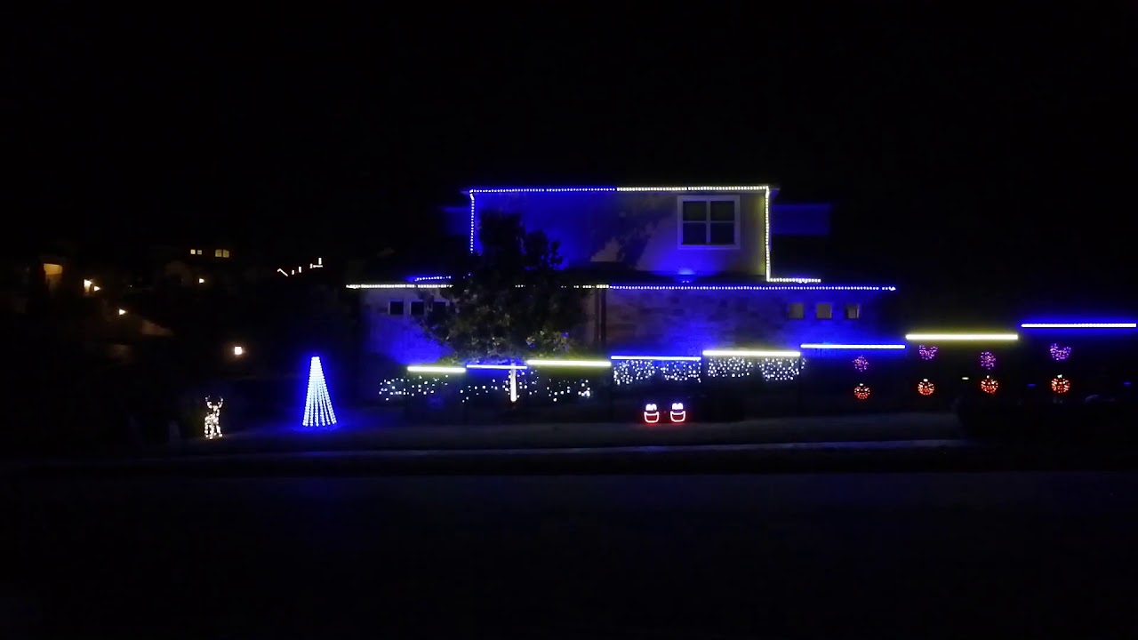 Universal Fanfare 2020 - Light Show - YouTube