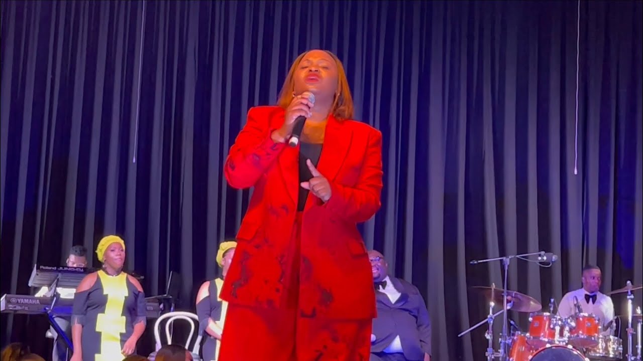 JESU SIYABONGA | Xolly Mncwango 🔥🔥🔥 (Intimate Worship) Live in Cape ...