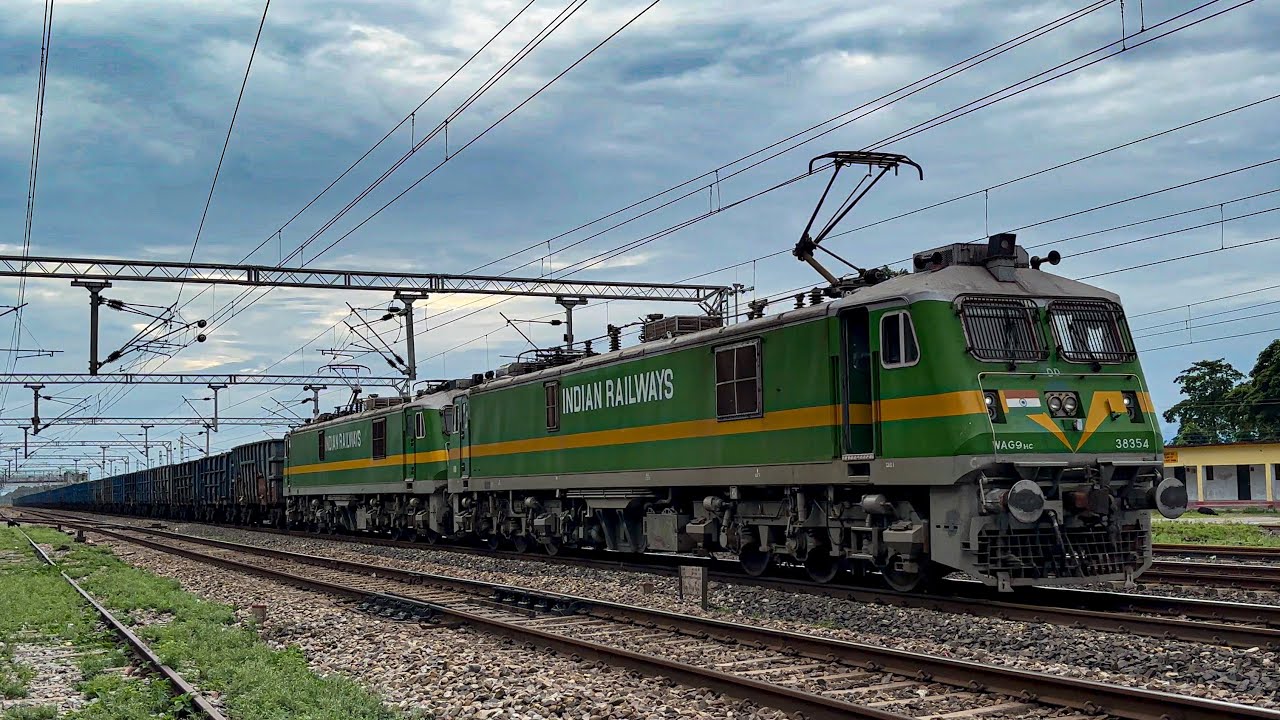 38354 + 38373 Daund ELS WAG9HC Twins with NTPC Salakati bound BOXN rake ...
