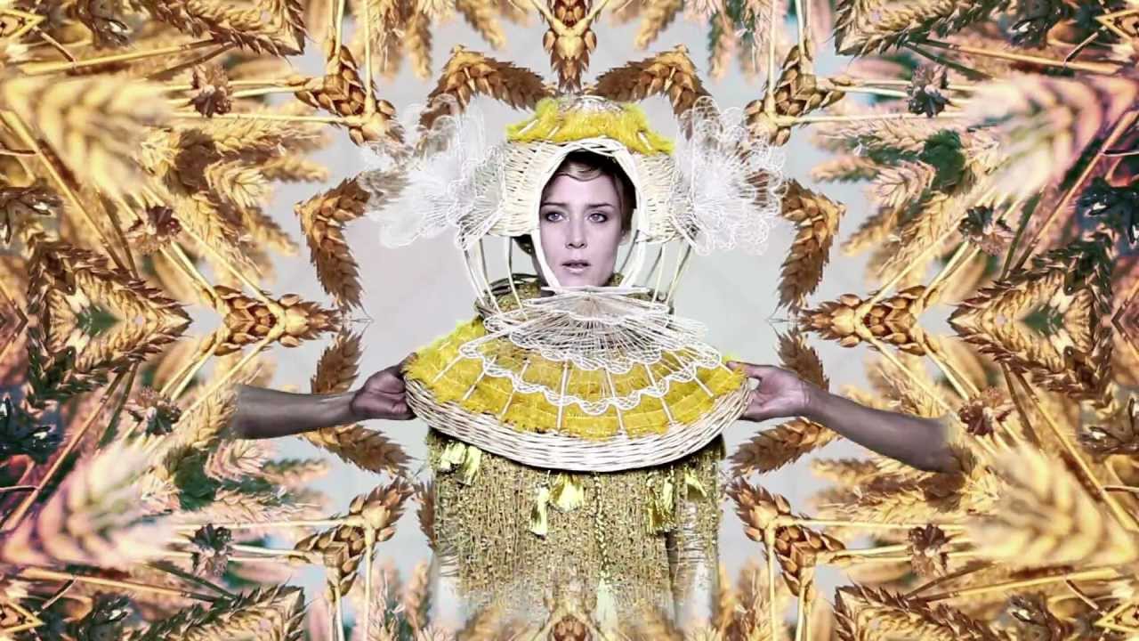 CHRISTOPHE COPPENS SS 2012 "WOMEN OF THE FIELDS" feat. ROISIN MURPHY ...