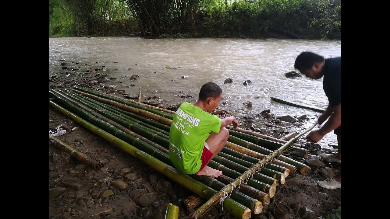 The making of Rakit or Bamboo Canoe - YouTube