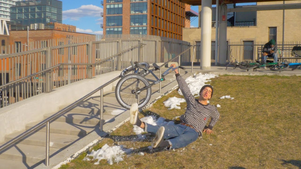 KINKED RAIL ON ICE! - YouTube