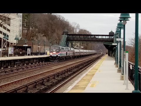 New Years Eve Railfanning @ Greystone ft 211, NH Heritage Units, Double ...