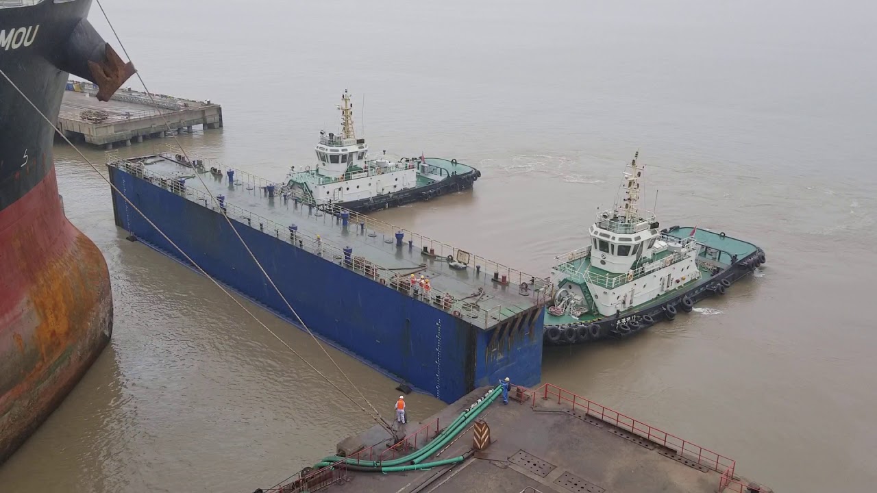Opening and closing of dry dock gate at Jinhai Shipyard - YouTube