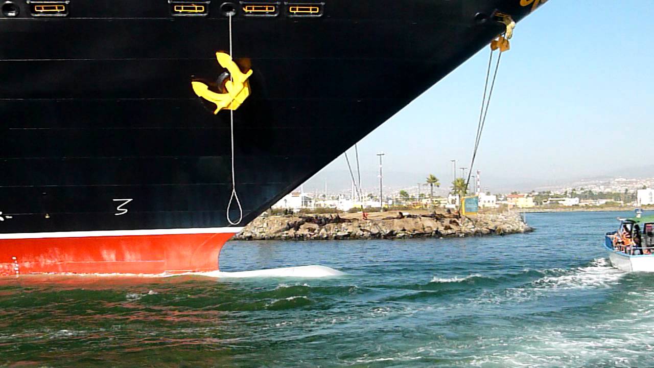 barco wonder disney en el puerto de ensenada - YouTube