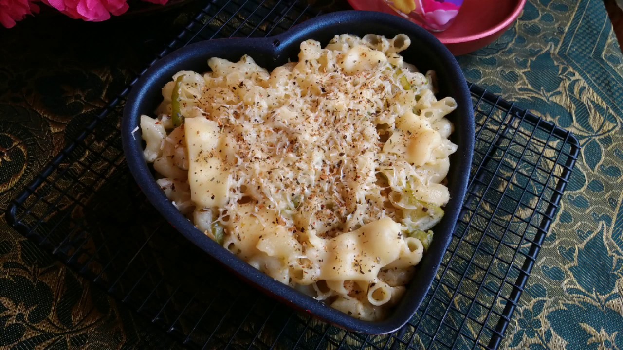 BAKED CHEESY MACRONI / kids special macroni recipe - YouTube