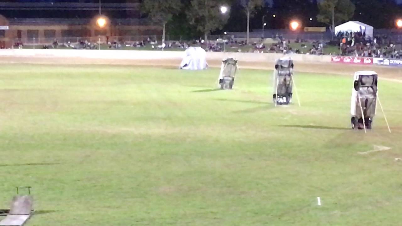 Royal Adelaide Show 2016 - Knocking over cars - YouTube