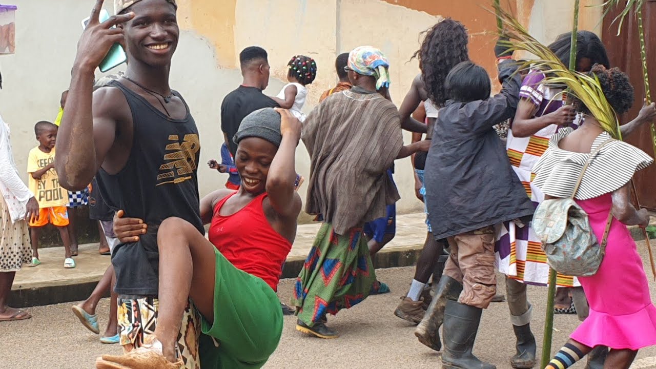 Apakye zomizor soloku street float @Ajumako Bisease 2024/Seeing is ...