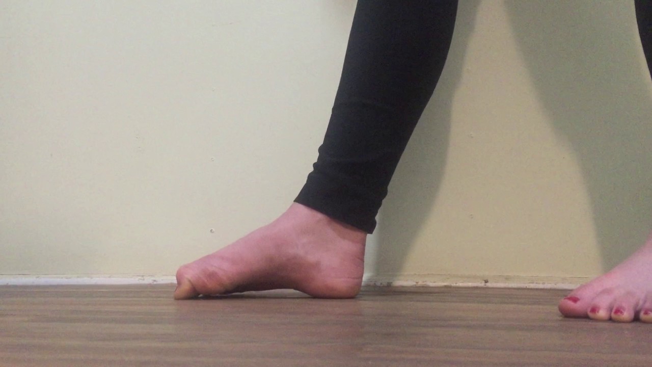 Toe Crunches - YouTube