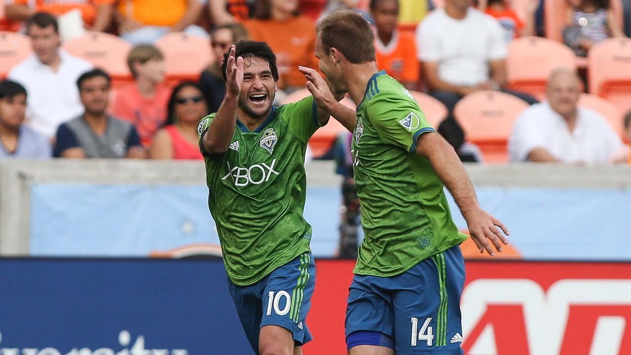 Nicolás Lodeiro breaks Sounders regular season assist record - YouTube