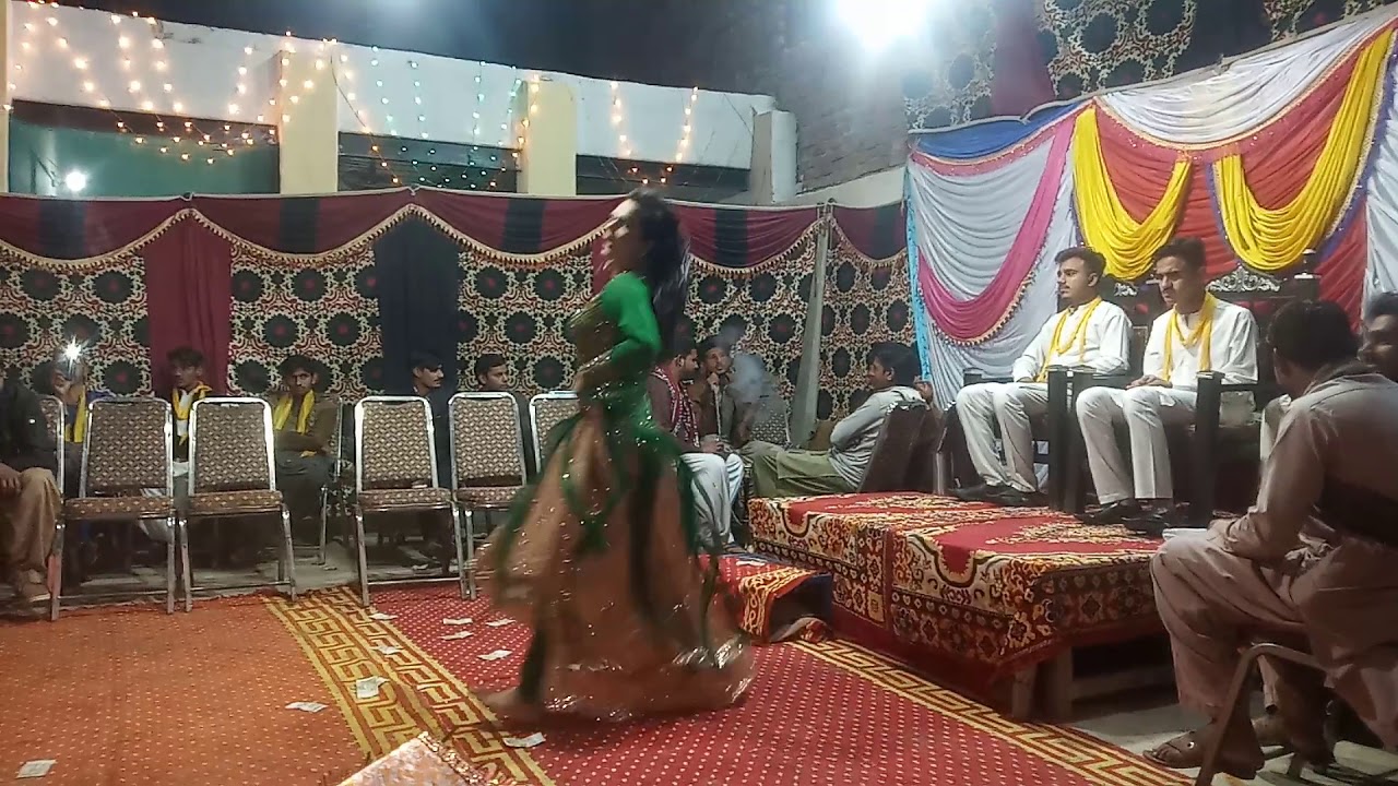 Pakistani girls dance - YouTube