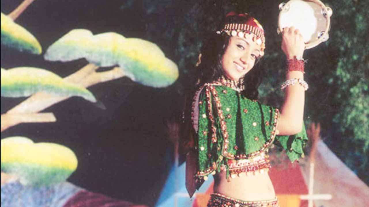 Trisha Best Dance || Pournami Movie || Prabhas, Charmi - YouTube