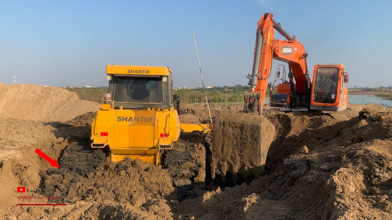 Incredible Biggest Dozer Failed Working And Technical Operator Digger ...