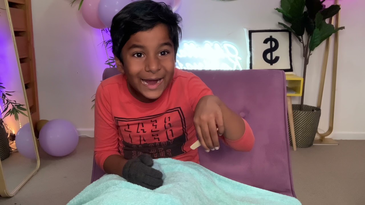 Unboxing diamond dig it toy - YouTube