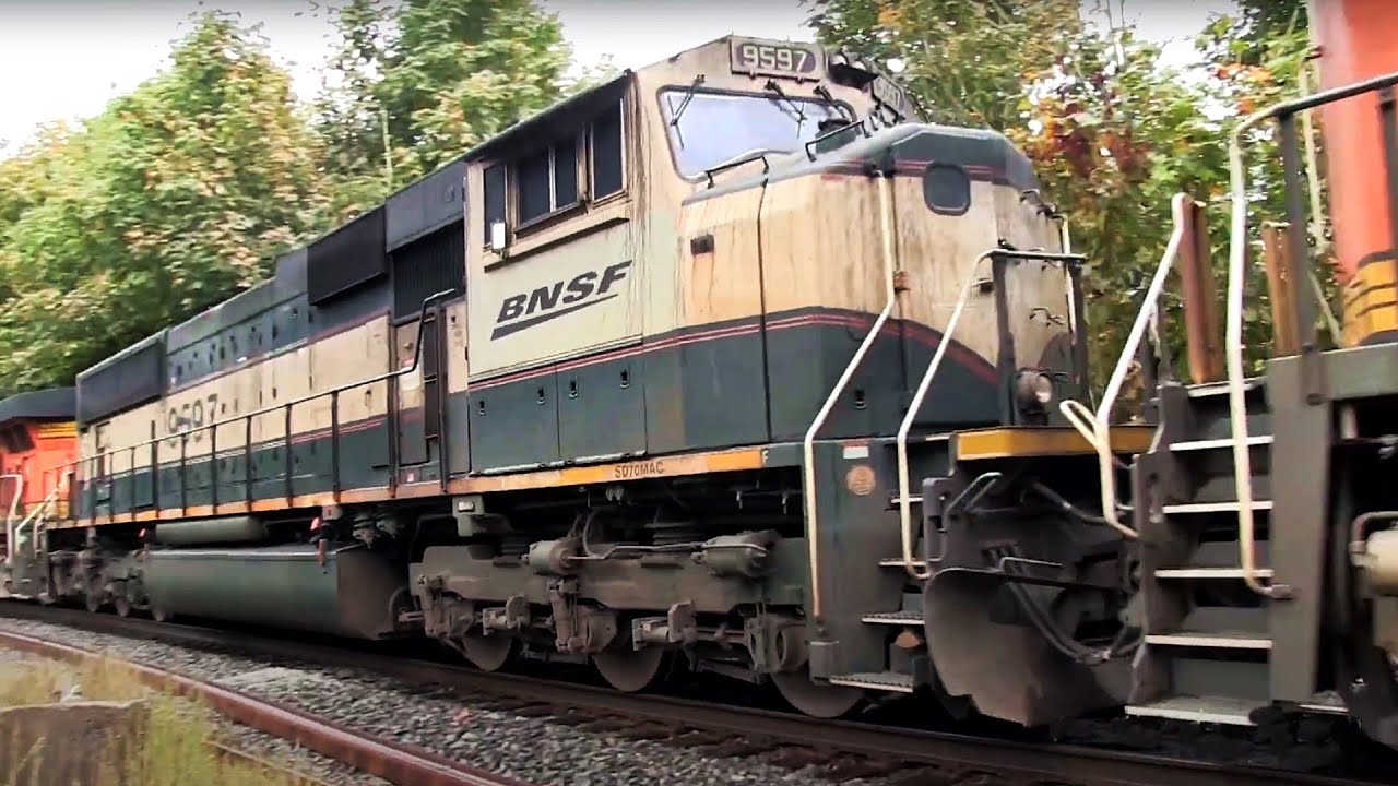 EXECUTIVE MAC & H1! BNSF TRAINS, EMD SD70ACe, H1, H2, & AMTRAK CASCADES ...