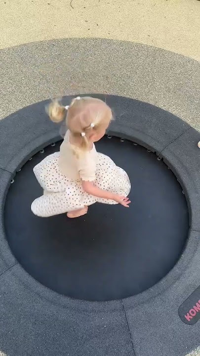 Батут во дворе! Мечта детства👍 - YouTube