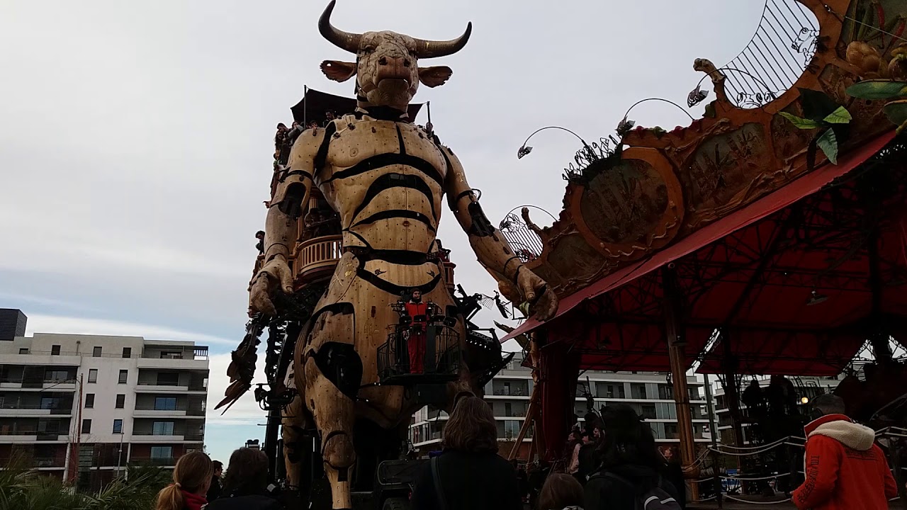 Le Minotaure ! (Halle de la Machine à Toulouse) - YouTube