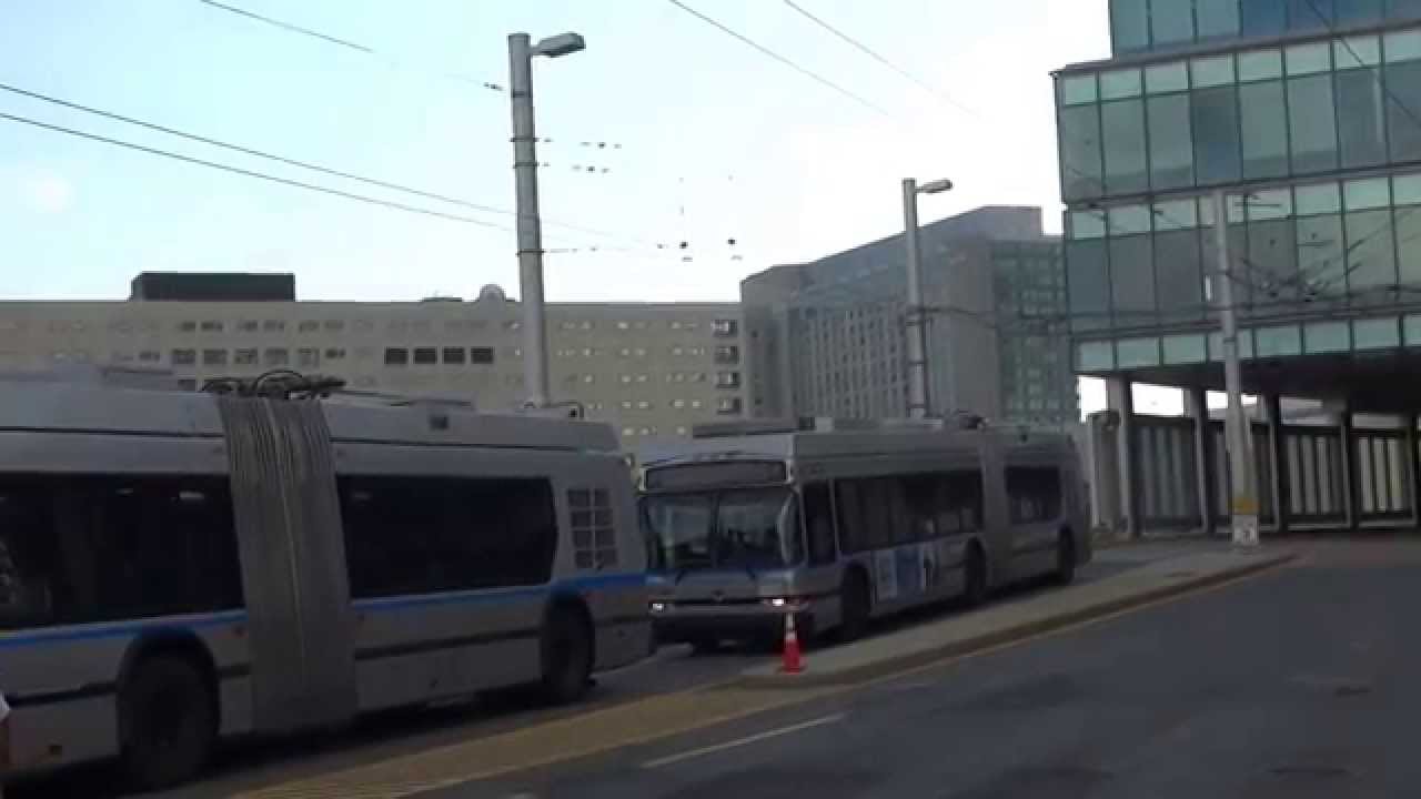 Boston MBTA Sliver Line Neoplan AN460LF Articulated Trolleybus dewiring ...