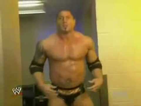 La Bomba Batista Interrumpido por un Fan [[  WWE RAW 2010 ]]