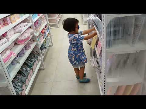 Ganter Si noni ke MINiSo beli kacamata Malam